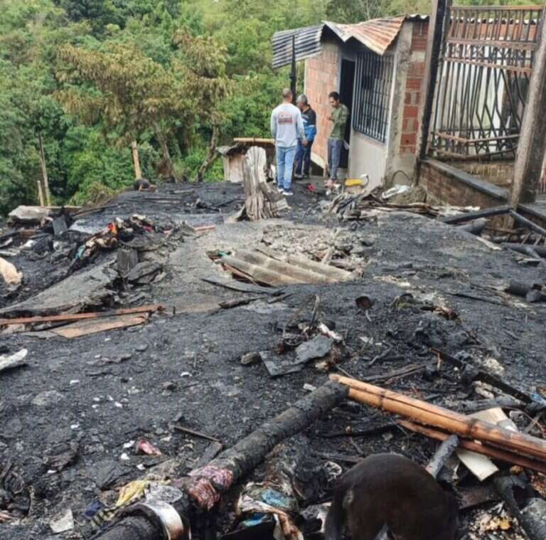Un cortocircuito es la posible causa del incendio que destruyó 18 ...
